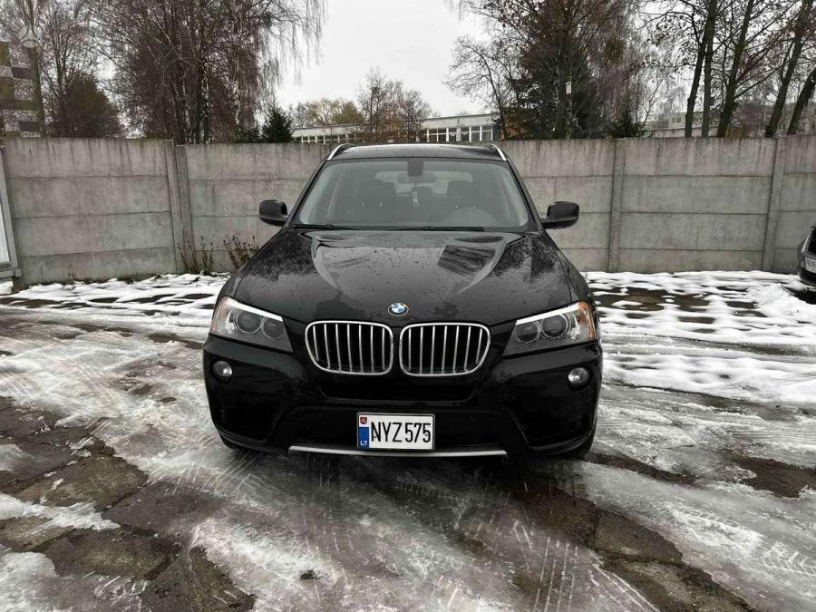 Black BMW X3 2013 in Alytus, with an engine capacity of 2.00 L and mileage of 210 thousand km for 9200 €, photo 4 on AUTOMOTO.COM.LV