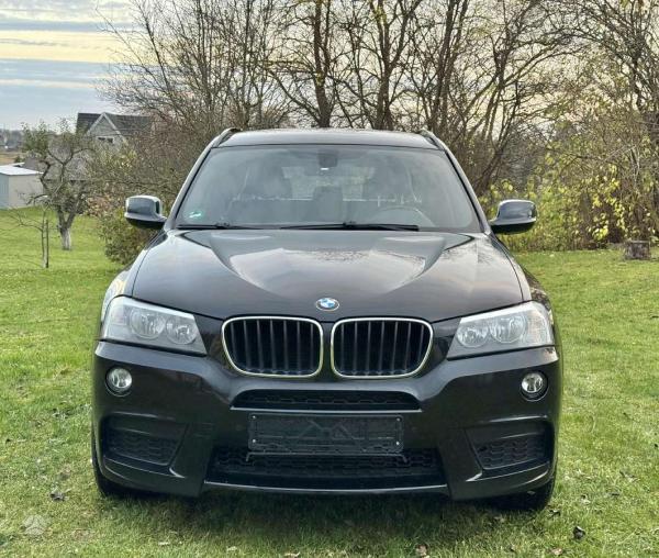 Black BMW X3 2013 in Moletai, with an engine capacity of 2.00 L and mileage of 238 thousand km for 9300 €, photo 5 on AUTOMOTO.COM.LV