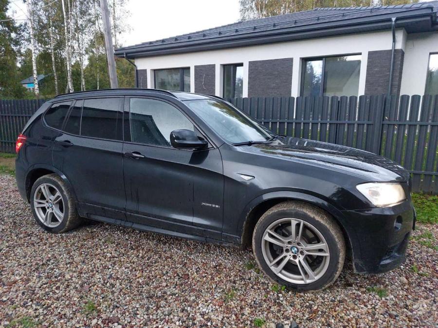 Black BMW X3 2013 in Vilnius, with an engine capacity of 2.98 L and mileage of 156 thousand km for 12000 €, photo 4 on AUTOMOTO.COM.LV