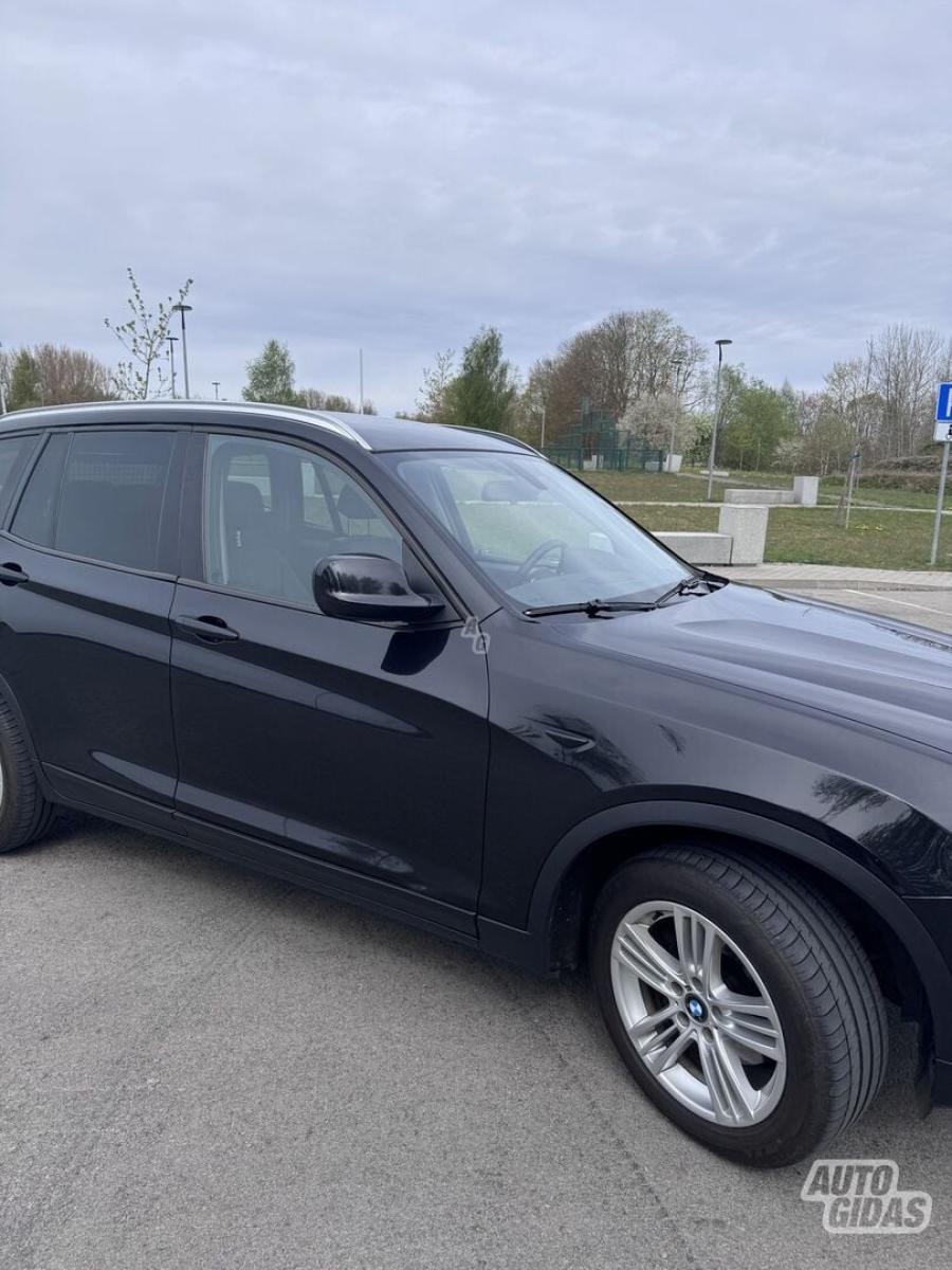 Black BMW X3 2013 in Vilnius, with an engine capacity of 2.00 L and mileage of 421 thousand km for 11300 €, photo 6 on AUTOMOTO.COM.LV