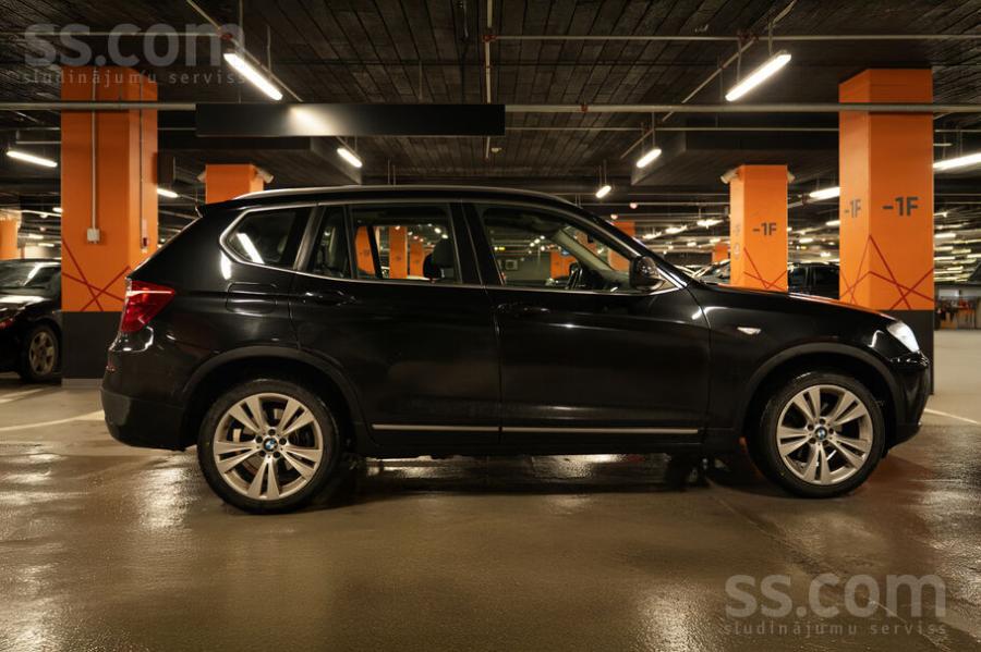 Black BMW X3 2013 in Riga, with an engine capacity of 2.00 L and mileage of 185 thousand km for 13500 €, photo 8 on AUTOMOTO.COM.LV