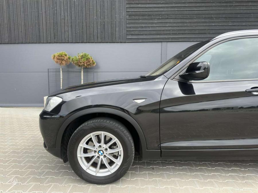 Black BMW X3 2013 in Siauliai, with an engine capacity of 2.00 L and mileage of 238 thousand km for 8850 €, photo 5 on AUTOMOTO.COM.LV