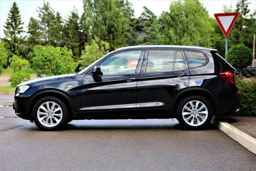 Black BMW X3 2013 in Riga, with an engine capacity of 3.00 L and mileage of 221 thousand km for 12990 €, photo 4 on AUTOMOTO.COM.LV