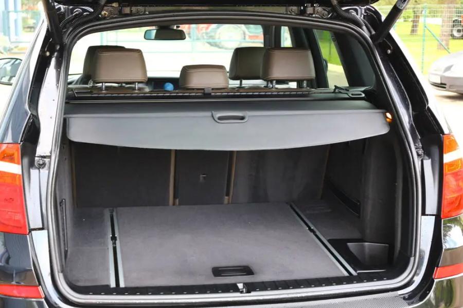 Black BMW X3 2013 in Riga, with an engine capacity of 3.00 L and mileage of 221 thousand km for 12990 €, photo 16 on AUTOMOTO.COM.LV