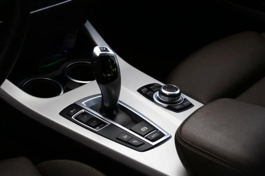 Black BMW X3 2013 in Riga, with an engine capacity of 3.00 L and mileage of 221 thousand km for 12990 €, photo 20 on AUTOMOTO.COM.LV