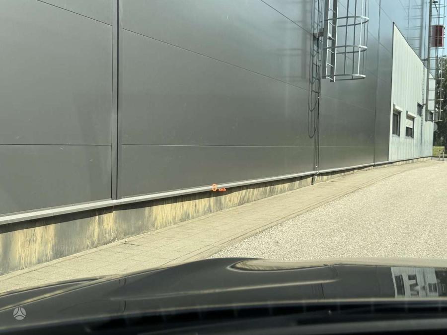Black BMW X3 2013 in Alytus, with an engine capacity of 2.00 L and mileage of 261 thousand km for 12600 €, photo 25 on AUTOMOTO.COM.LV