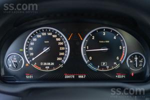 Black BMW X3 2013 in Riga, with an engine capacity of 2.00 L and mileage of 234 thousand km for 11550 €, photo 17 on AUTOMOTO.COM.LV