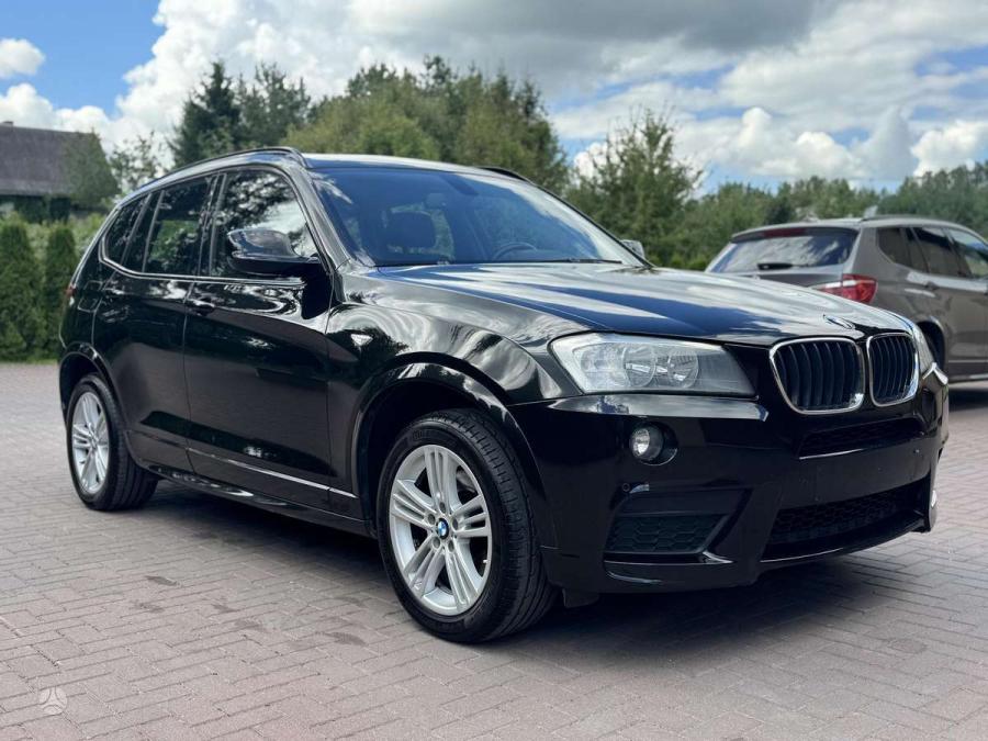 Black BMW X3 2013 in Utena, with an engine capacity of 2.00 L and mileage of 301 thousand km for 9750 €, photo 4 on AUTOMOTO.COM.LV