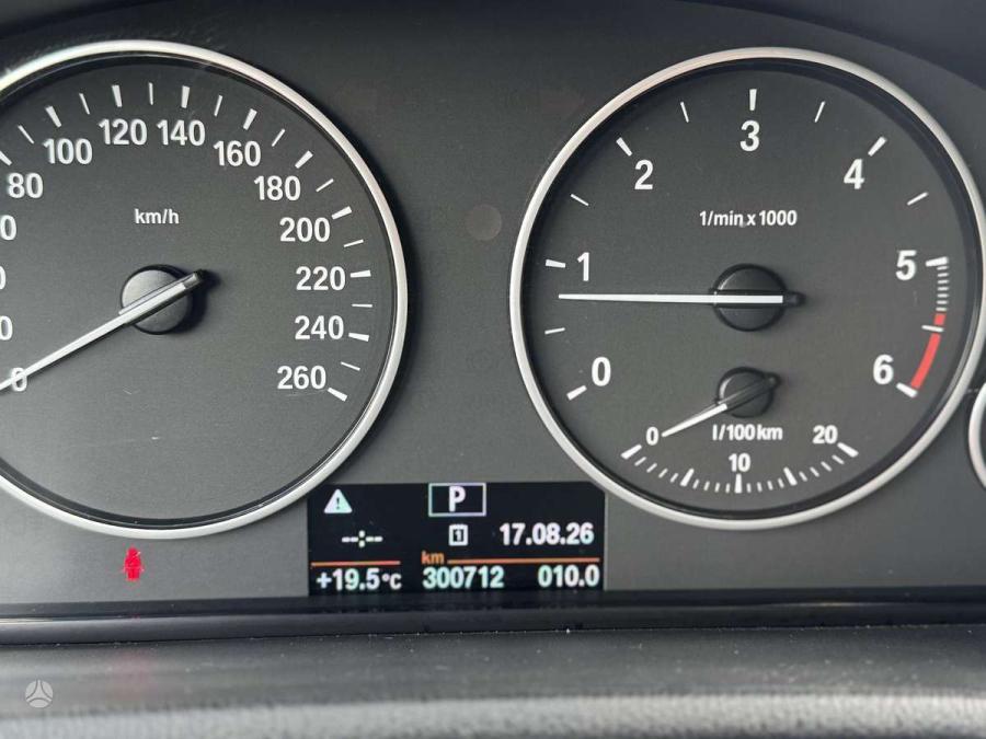 Black BMW X3 2013 in Utena, with an engine capacity of 2.00 L and mileage of 301 thousand km for 9750 €, photo 18 on AUTOMOTO.COM.LV