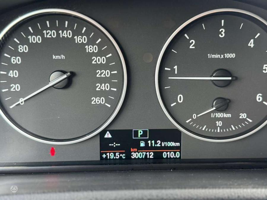 Black BMW X3 2013 in Utena, with an engine capacity of 2.00 L and mileage of 301 thousand km for 9500 €, photo 14 on AUTOMOTO.COM.LV