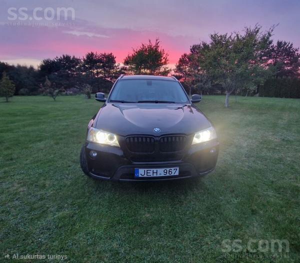 Black BMW X3 2013 in Riga, with an engine capacity of 2.00 L and mileage of 210 thousand km for 10888 €, photo 3 on AUTOMOTO.COM.LV