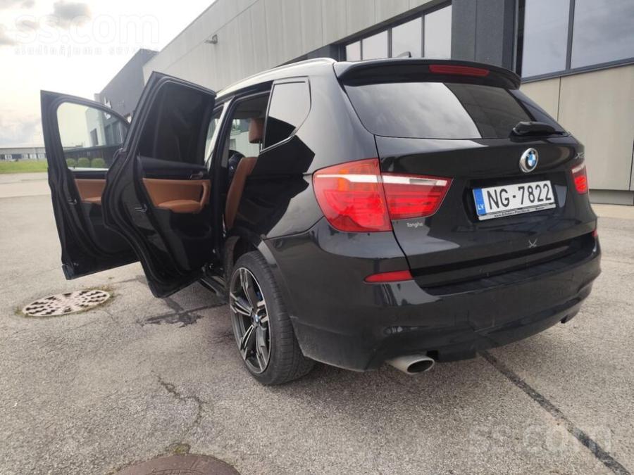 Black BMW X3 2014 in Cesis, with an engine capacity of 2.00 L and mileage of 260 thousand km for 13500 €, photo 4 on AUTOMOTO.COM.LV