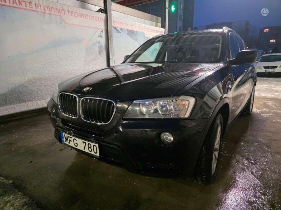 Black BMW X3 2014 in Jonava, with an engine capacity of 2.00 L and mileage of 400 thousand km for 7200 €, photo 4 on AUTOMOTO.COM.LV