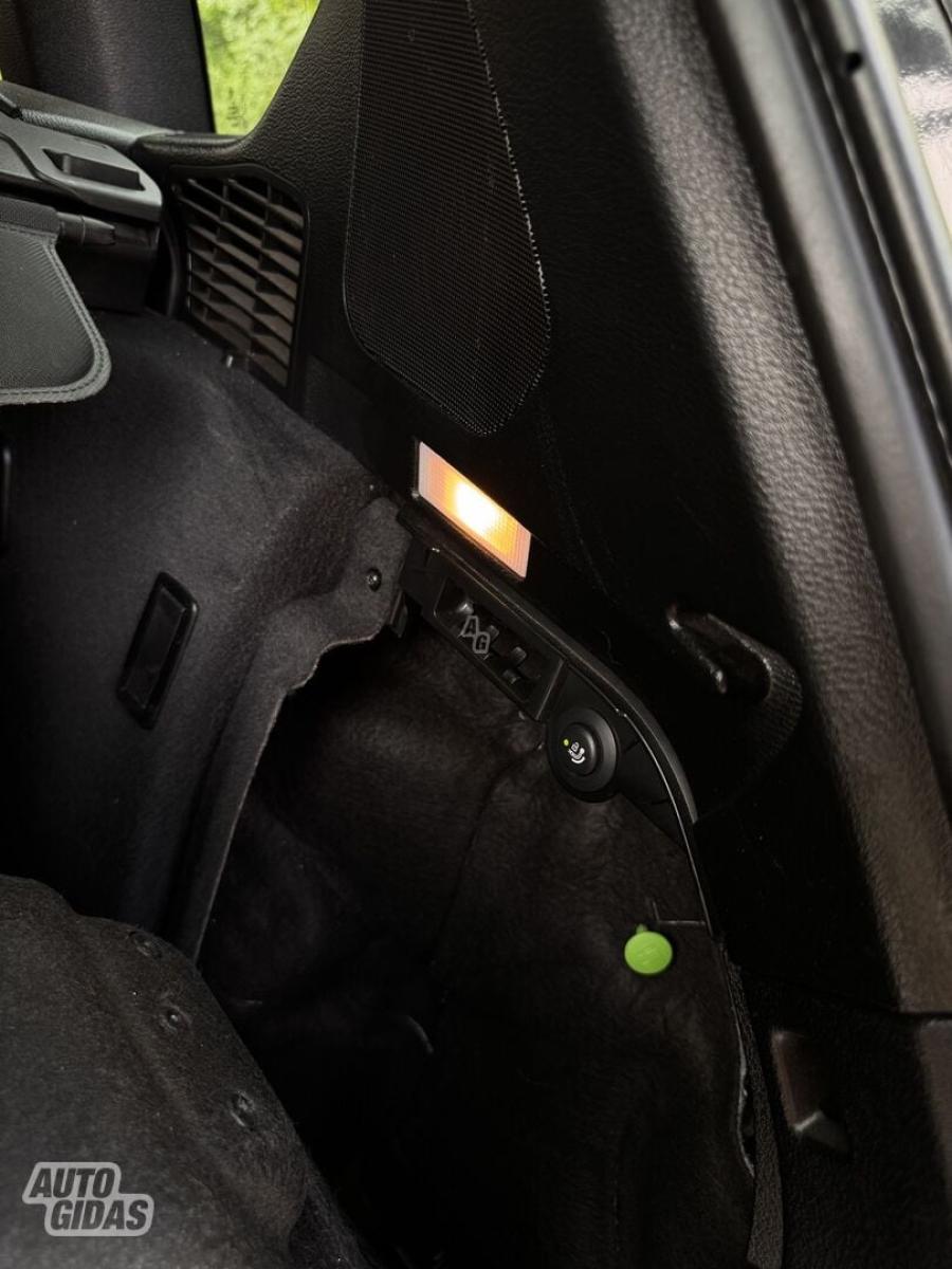 Black BMW X3 2014 in Panevezys, with an engine capacity of 3.00 L and mileage of 258 thousand km for 16000 €, photo 19 on AUTOMOTO.COM.LV