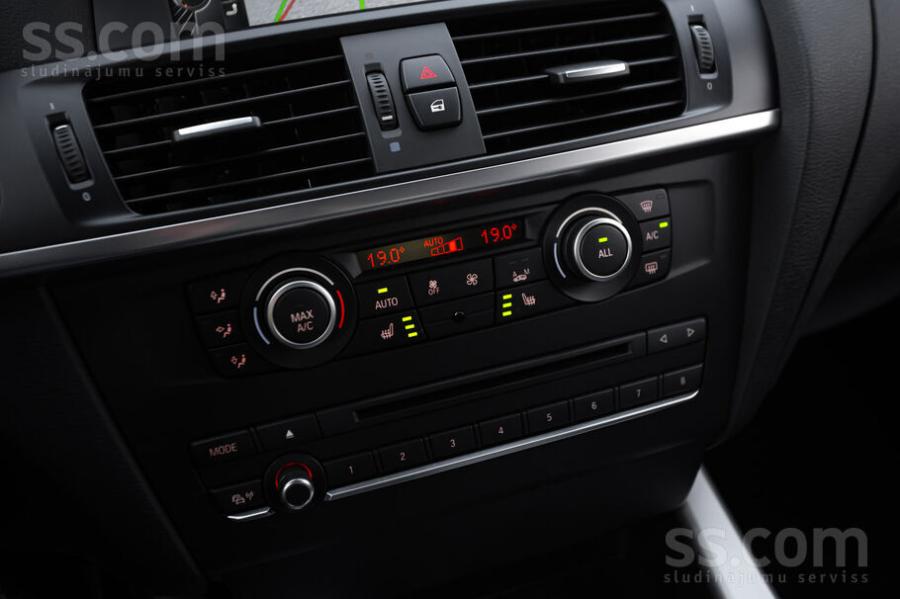 Melns BMW X3 2014 Jelgava, ar dzinēja tilpumu 2.00 L un nobraukumu 263 tūkst. km par 12900 €, foto 16 vietnē AUTOMOTO.COM.LV