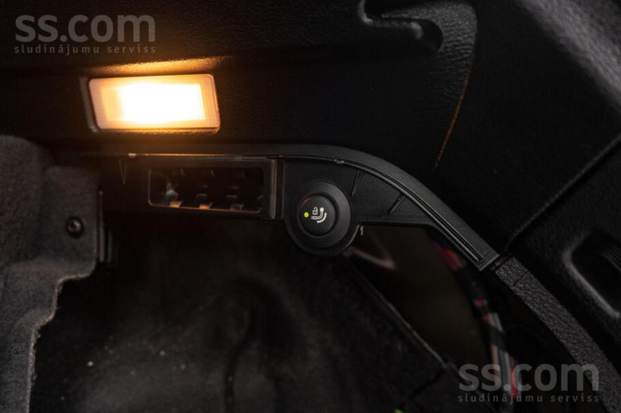 Black BMW X3 2014 in Riga, with an engine capacity of 2.00 L and mileage of 170 thousand km for 15490 €, photo 22 on AUTOMOTO.COM.LV