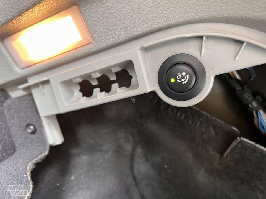 Melns BMW X3 2014 Panevēža, ar dzinēja tilpumu 2.00 L un nobraukumu 314 tūkst. km par 10500 €, foto 17 vietnē AUTOMOTO.COM.LV