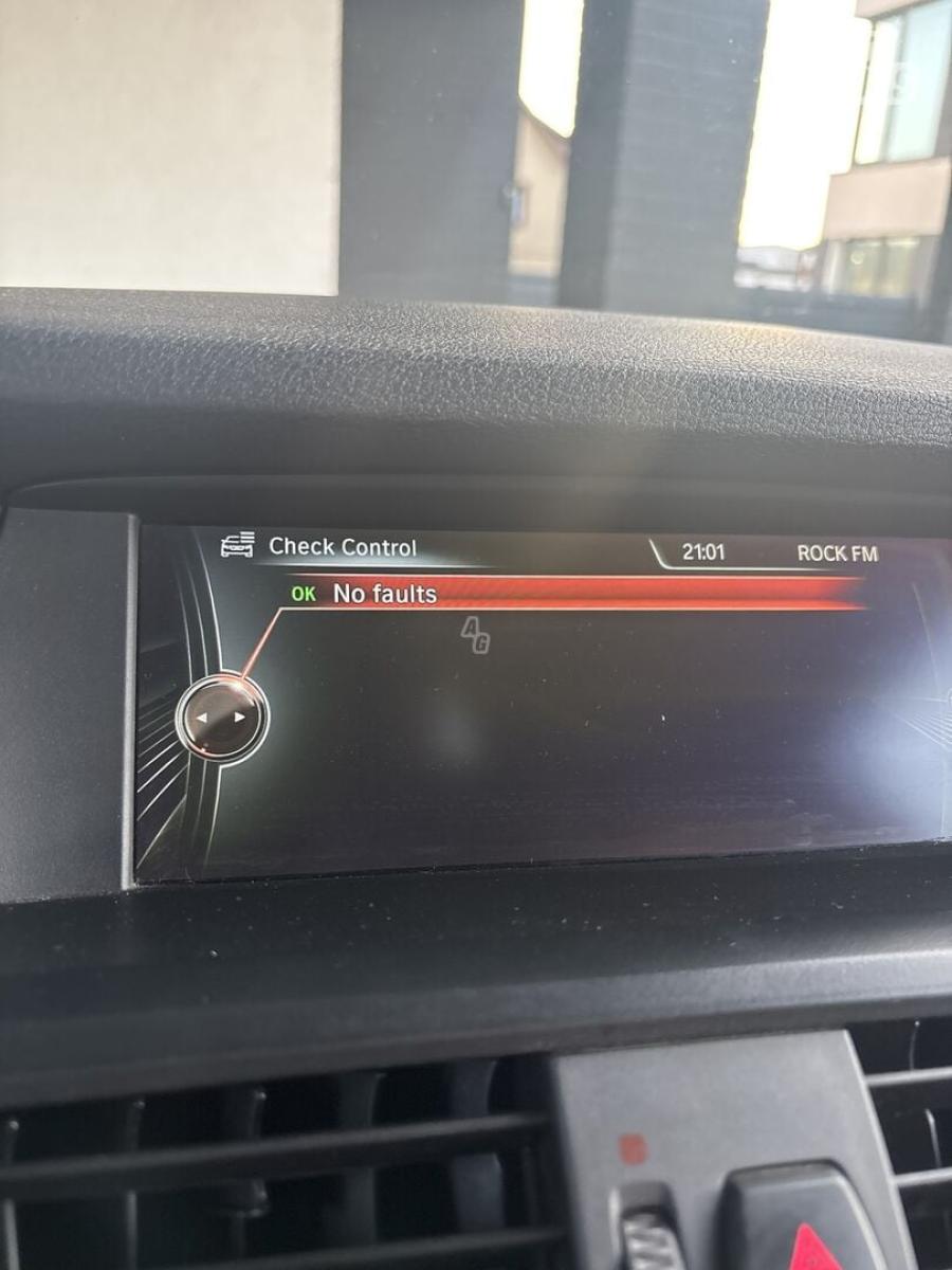 Black BMW X3 2014 in Vilnius, with an engine capacity of 2.00 L and mileage of 370 thousand km for 8799 €, photo 16 on AUTOMOTO.COM.LV
