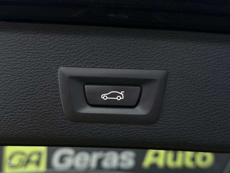 Black BMW X3 2014 in Vilnius, with an engine capacity of 2.00 L and mileage of 298 thousand km for 11000 €, photo 14 on AUTOMOTO.COM.LV