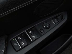Black BMW X3 2014 in Vilnius, with an engine capacity of 2.00 L and mileage of 298 thousand km for 11000 €, photo 21 on AUTOMOTO.COM.LV
