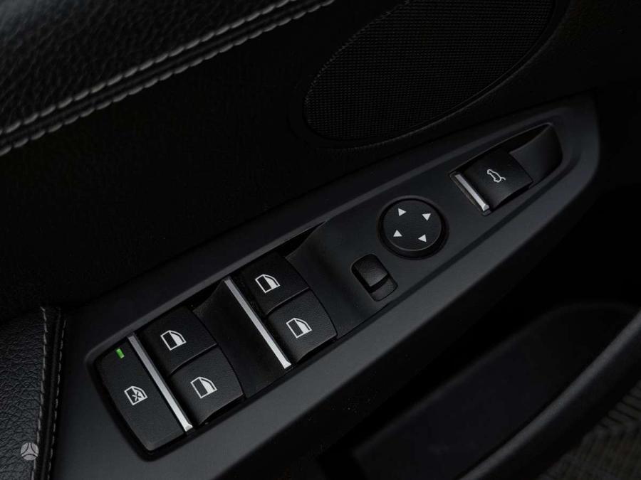 Black BMW X3 2014 in Vilnius, with an engine capacity of 2.00 L and mileage of 298 thousand km for 11000 €, photo 21 on AUTOMOTO.COM.LV