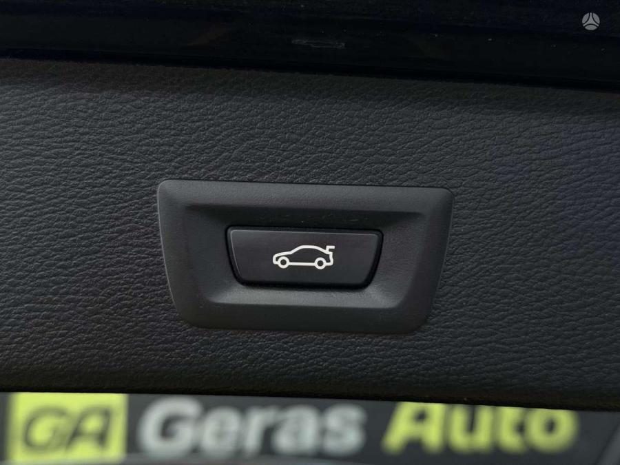 Black BMW X3 2014 in Vilnius, with an engine capacity of 2.00 L and mileage of 298 thousand km for 10500 €, photo 14 on AUTOMOTO.COM.LV