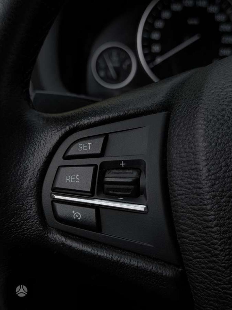 Black BMW X3 2014 in Vilnius, with an engine capacity of 2.00 L and mileage of 298 thousand km for 10500 €, photo 27 on AUTOMOTO.COM.LV