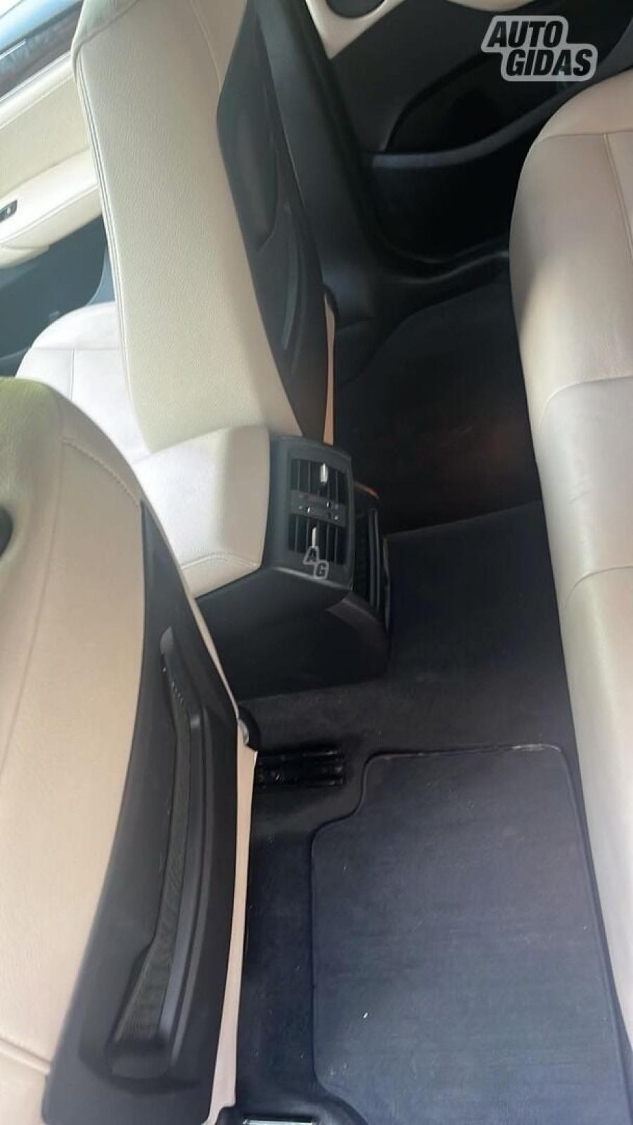 Black BMW X3 2014 in Panevezys, with an engine capacity of 2.00 L and mileage of 327 thousand km for 9200 €, photo 36 on AUTOMOTO.COM.LV