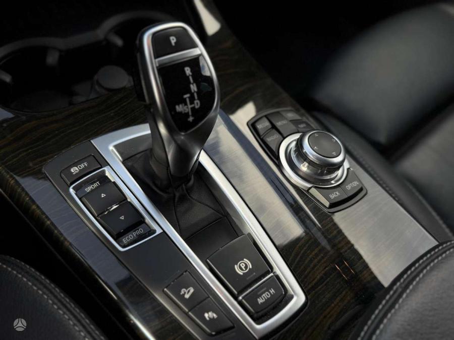 Black BMW X3 2014 in Siauliai, with an engine capacity of 2.98 L and mileage of 236 thousand km for 10500 €, photo 23 on AUTOMOTO.COM.LV
