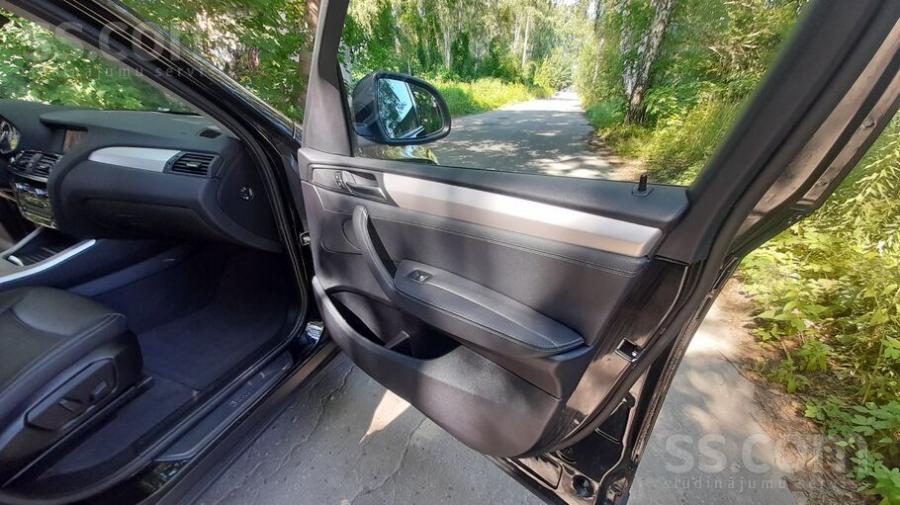 Black BMW X3 2015 in Riga, with an engine capacity of 2.00 L and mileage of 208 thousand km for 13000 €, photo 30 on AUTOMOTO.COM.LV