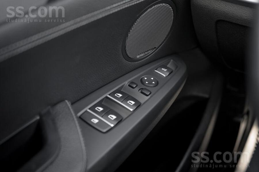 Black BMW X3 2015 in Talsi, with an engine capacity of 3.00 L and mileage of 232 thousand km for 17950 €, photo 14 on AUTOMOTO.COM.LV