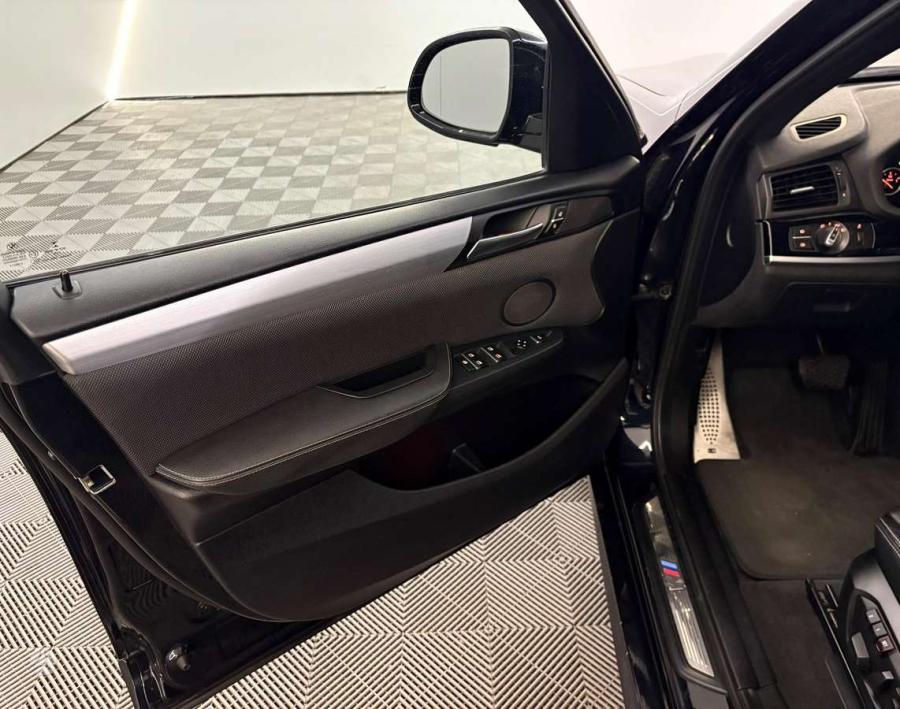Black BMW X3 2015 in Marijampole, with an engine capacity of 2.99 L and mileage of 202 thousand km for 15500 €, photo 17 on AUTOMOTO.COM.LV