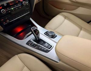 Black BMW X3 2015 in Marijampole, with an engine capacity of 2.99 L and mileage of 349 thousand km for 13850 €, photo 4 on AUTOMOTO.COM.LV
