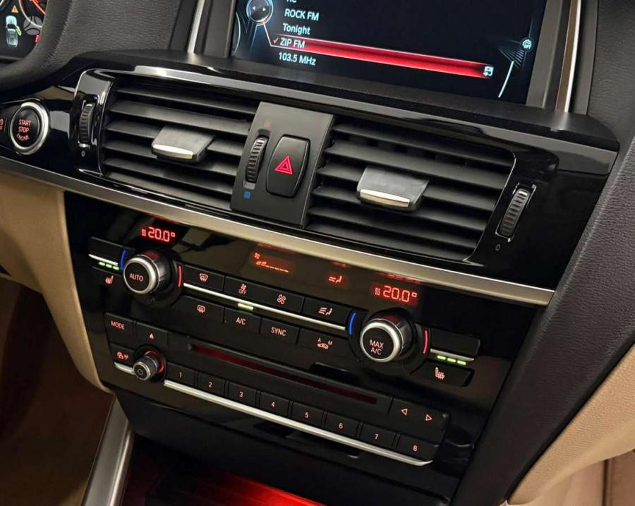 Black BMW X3 2015 in Marijampole, with an engine capacity of 2.99 L and mileage of 349 thousand km for 13850 €, photo 12 on AUTOMOTO.COM.LV