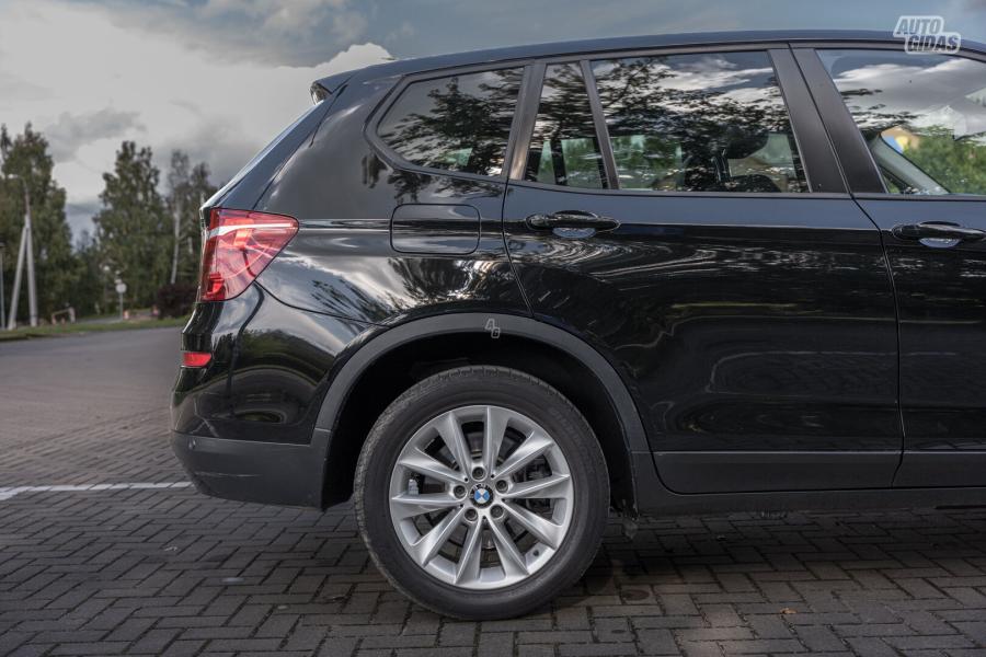 Melns BMW X3 2015 Trakai, ar dzinēja tilpumu 2.00 L un nobraukumu 193 tūkst. km par 12400 €, foto 9 vietnē AUTOMOTO.COM.LV