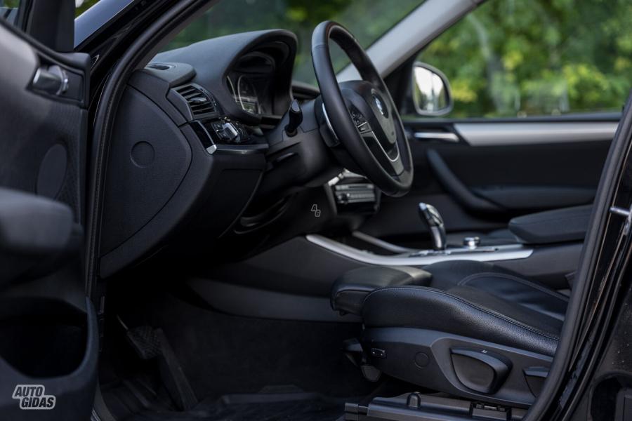 Melns BMW X3 2015 Trakai, ar dzinēja tilpumu 2.00 L un nobraukumu 193 tūkst. km par 12400 €, foto 26 vietnē AUTOMOTO.COM.LV