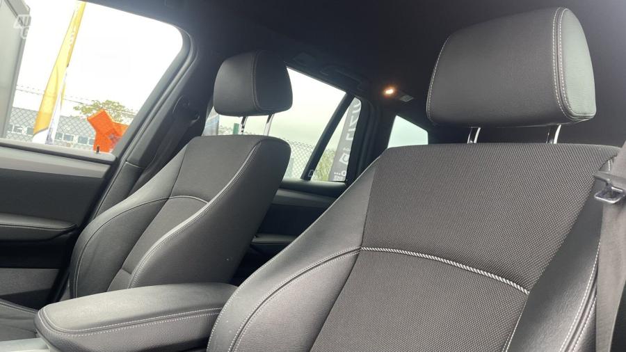 Black BMW X3 2016 in Marijampole, with an engine capacity of 2.00 L and mileage of 256 thousand km for 16300 €, photo 31 on AUTOMOTO.COM.LV