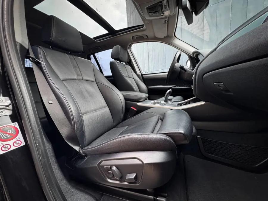 Black BMW X3 2016 in Riga, with an engine capacity of 2.00 L and mileage of 195 thousand km for 16700 €, photo 11 on AUTOMOTO.COM.LV