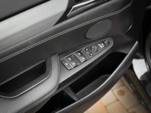 Black BMW X3 2016 in Riga, with an engine capacity of 2.00 L and mileage of 195 thousand km for 16700 €, photo 17 on AUTOMOTO.COM.LV