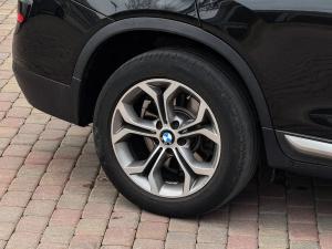 Black BMW X3 2016 in Riga, with an engine capacity of 2.00 L and mileage of 195 thousand km for 16700 €, photo 25 on AUTOMOTO.COM.LV