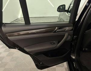 Black BMW X3 2016 in Marijampole, with an engine capacity of 2.99 L and mileage of 265 thousand km for 16999 €, photo 5 on AUTOMOTO.COM.LV