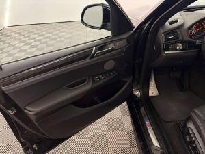 Black BMW X3 2016 in Marijampole, with an engine capacity of 2.99 L and mileage of 265 thousand km for 16999 €, photo 7 on AUTOMOTO.COM.LV