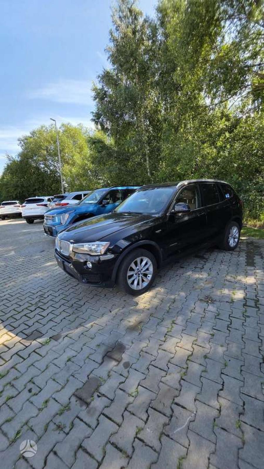 Black BMW X3 2016 in Klaipeda, with an engine capacity of 0.00 L and mileage of 218 thousand km for 6800 €, photo 5 on AUTOMOTO.COM.LV