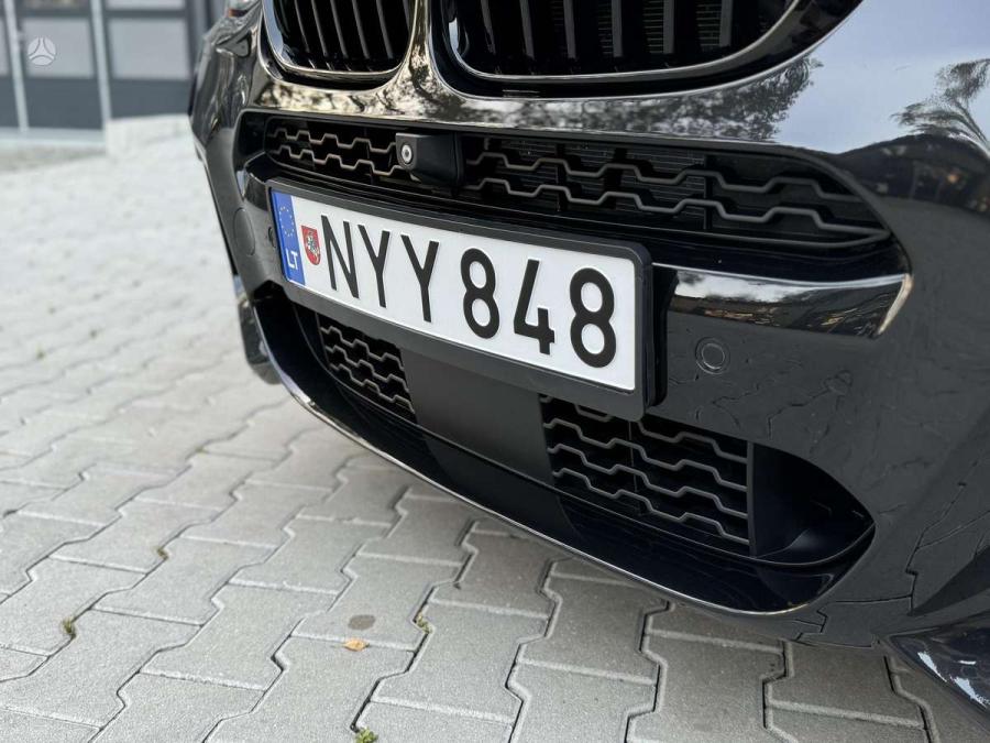 Black BMW X3 2016 in Siauliai, with an engine capacity of 3.00 L and mileage of 173 thousand km for 16450 €, photo 12 on AUTOMOTO.COM.LV