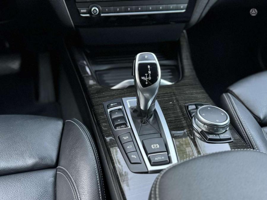 Black BMW X3 2016 in Siauliai, with an engine capacity of 3.00 L and mileage of 173 thousand km for 16450 €, photo 19 on AUTOMOTO.COM.LV