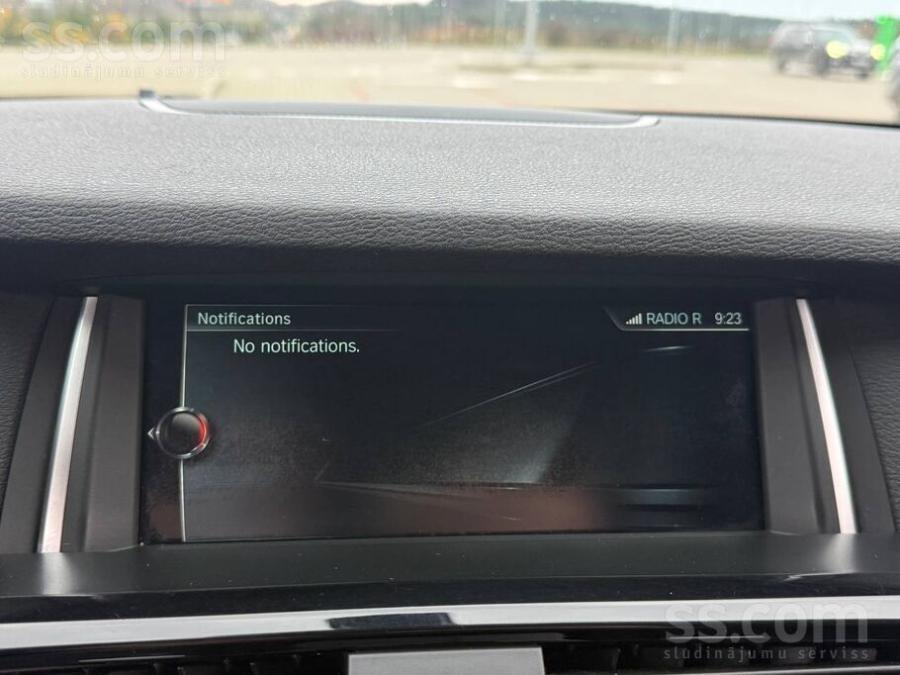 Black BMW X3 2017 in Vilnius, with an engine capacity of 2.00 L and mileage of 241 thousand km for 15000 €, photo 14 on AUTOMOTO.COM.LV