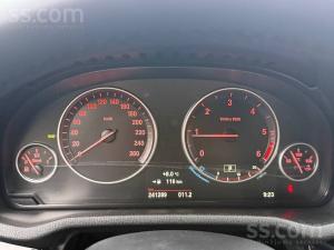 Black BMW X3 2017 in Vilnius, with an engine capacity of 2.00 L and mileage of 241 thousand km for 15000 €, photo 16 on AUTOMOTO.COM.LV