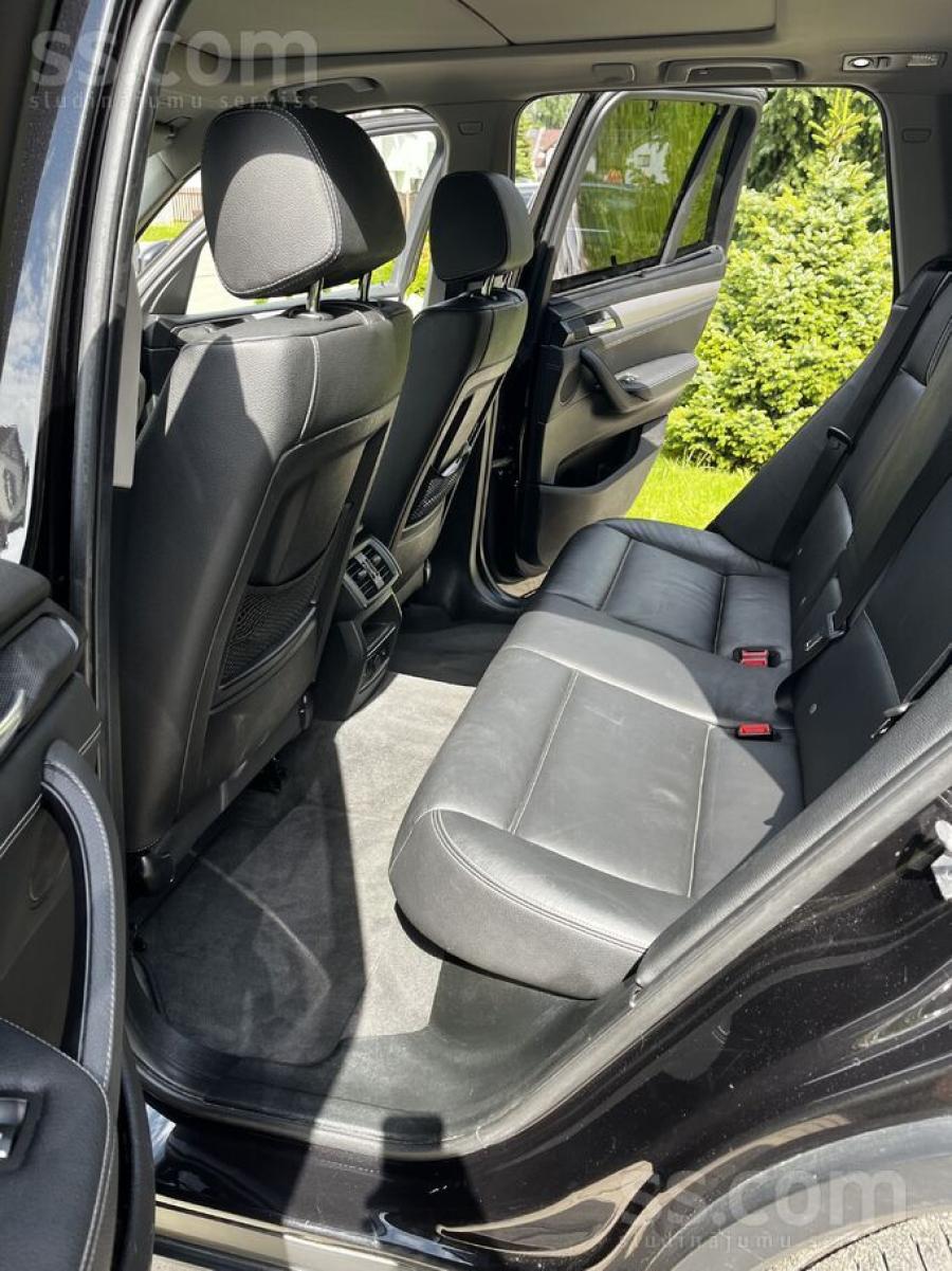 Black BMW X3 2017 in Riga, with an engine capacity of 3.00 L and mileage of 226 thousand km for 17200 €, photo 8 on AUTOMOTO.COM.LV