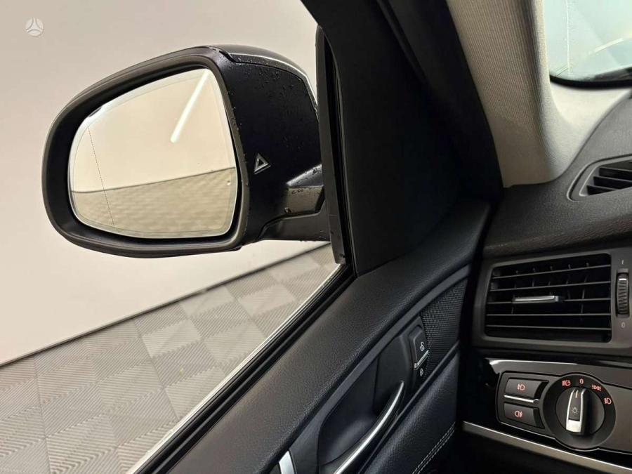 Black BMW X3 2017 in Marijampole, with an engine capacity of 2.00 L and mileage of 272 thousand km for 16450 €, photo 7 on AUTOMOTO.COM.LV