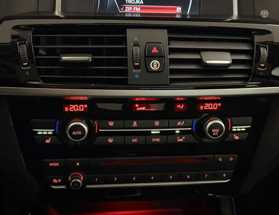 Black BMW X3 2017 in Marijampole, with an engine capacity of 2.00 L and mileage of 272 thousand km for 16450 €, photo 13 on AUTOMOTO.COM.LV